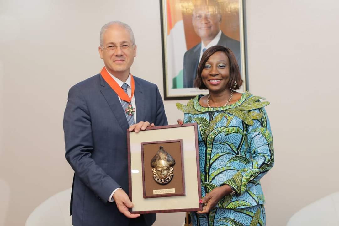 Fin de mission en Côte-d'Ivoire:S.E.M Wael BADAWI fait commandeur ...